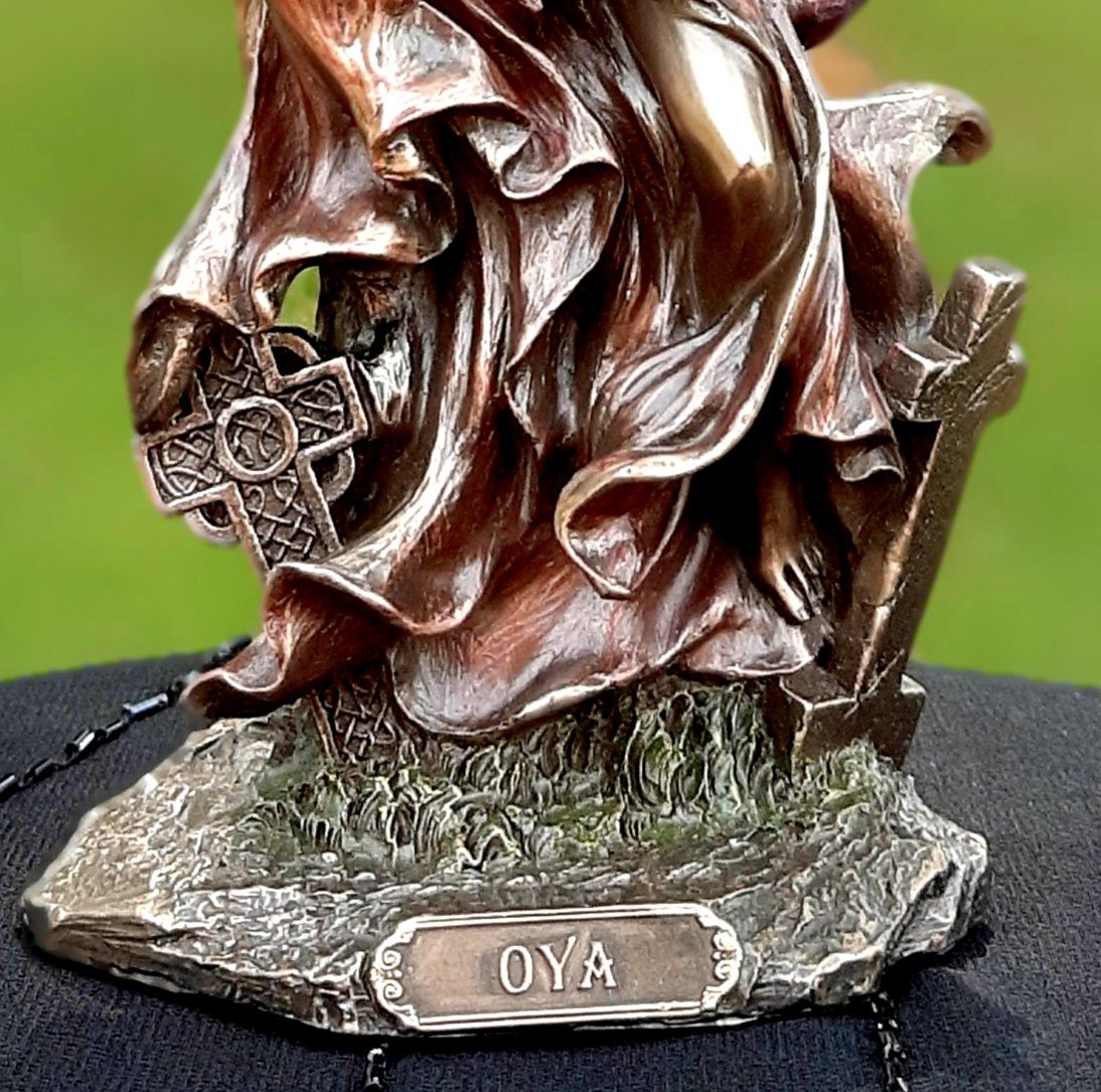 OYÁ-IANSÃ 24 CM, VERONESE - Arati