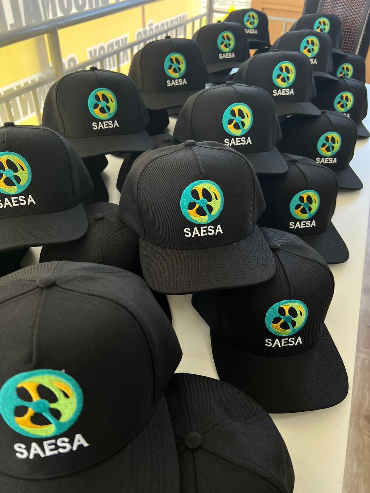 Boné Personalizado Estampa Bordado Simples Frontal + Laterais - 50 ...