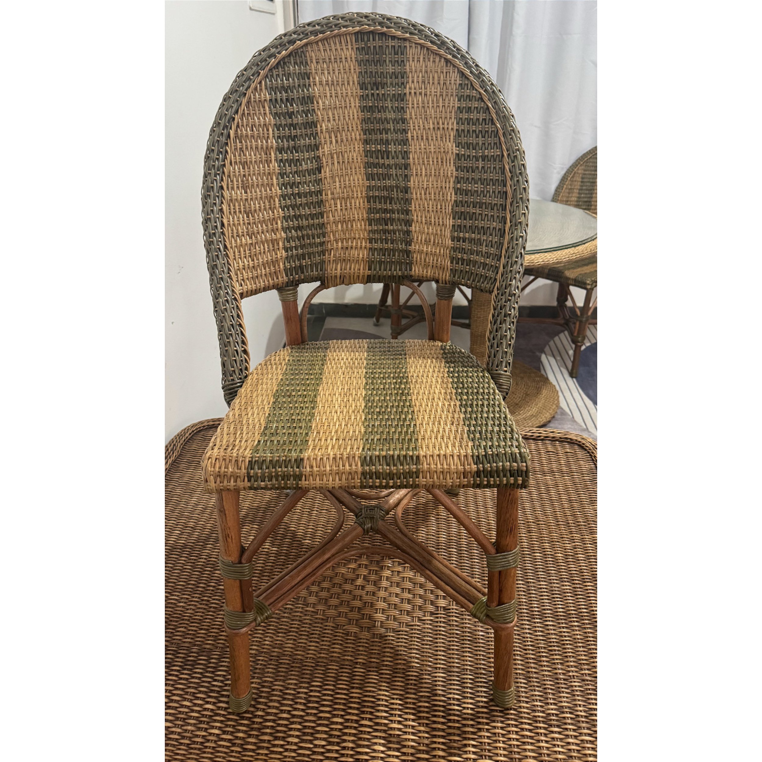 Cadeira colorida em junco natural e apui - Chez Home - Decoração para ...