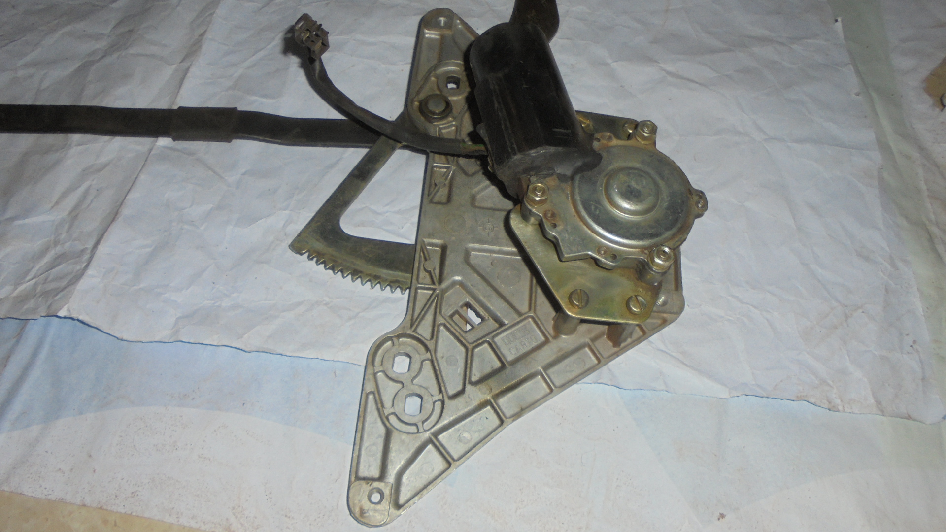 Apollo até 92 - Máquina De Vidro Direita elétrica com motor - RARUS ...