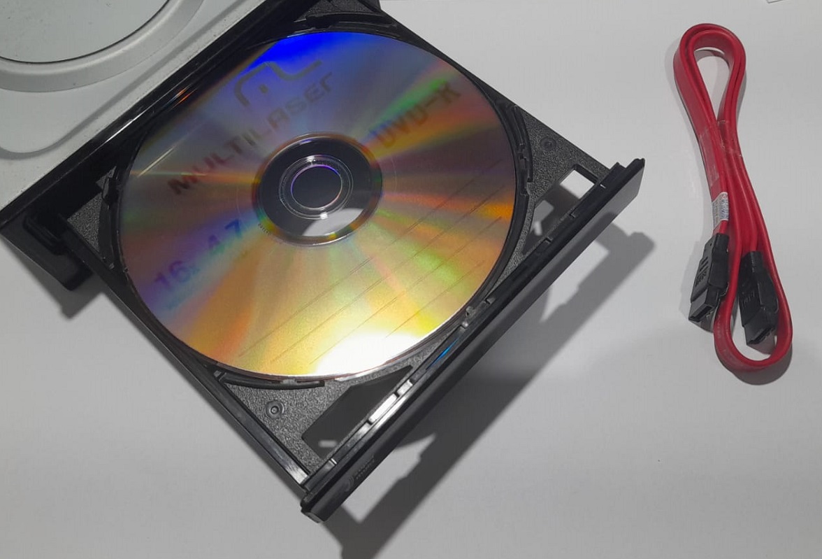 Gravador e Leitor de CDs e DVDs Sata para PCs e Desktops (DVD-RW ...
