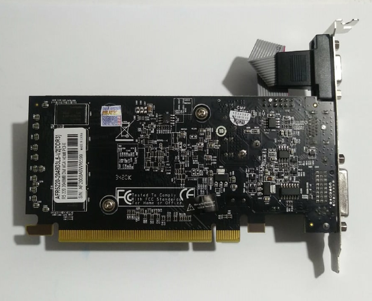 Placa de Vídeo AMD Radeon R5 220 2 Gigas DDR3 PCI-Ex com HDMI - RIKATECH