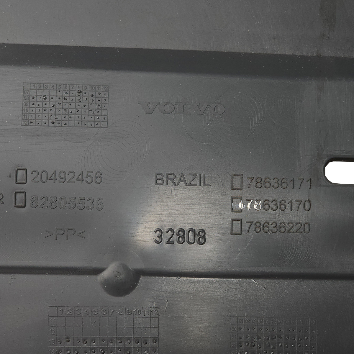 Para-lama Traseiro Direito Cabine Volvo Vm 2004 A 2020 - Distribuidora ...