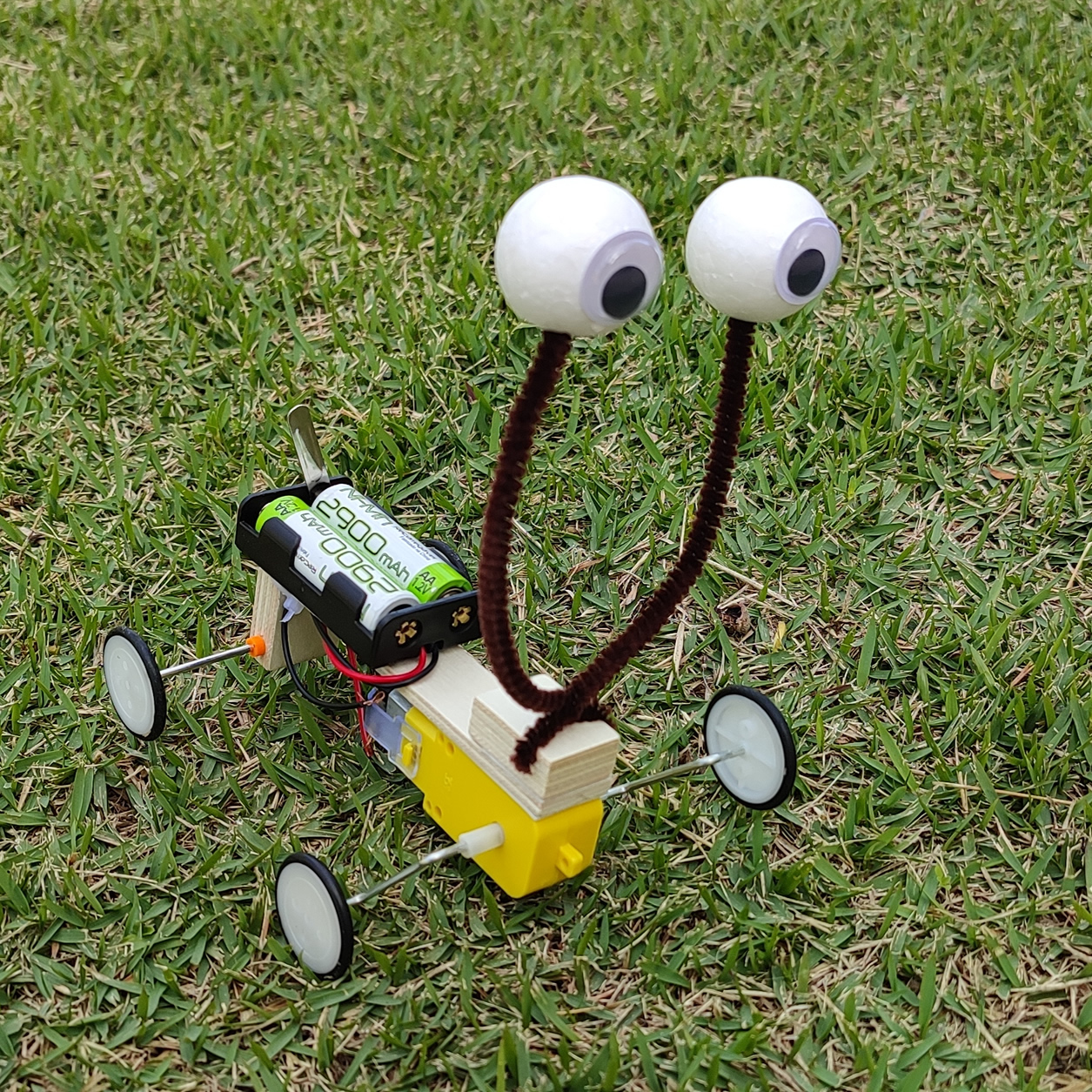 Robô Biônico Criativo, Kit didático para montar - Robótica Educacional ...