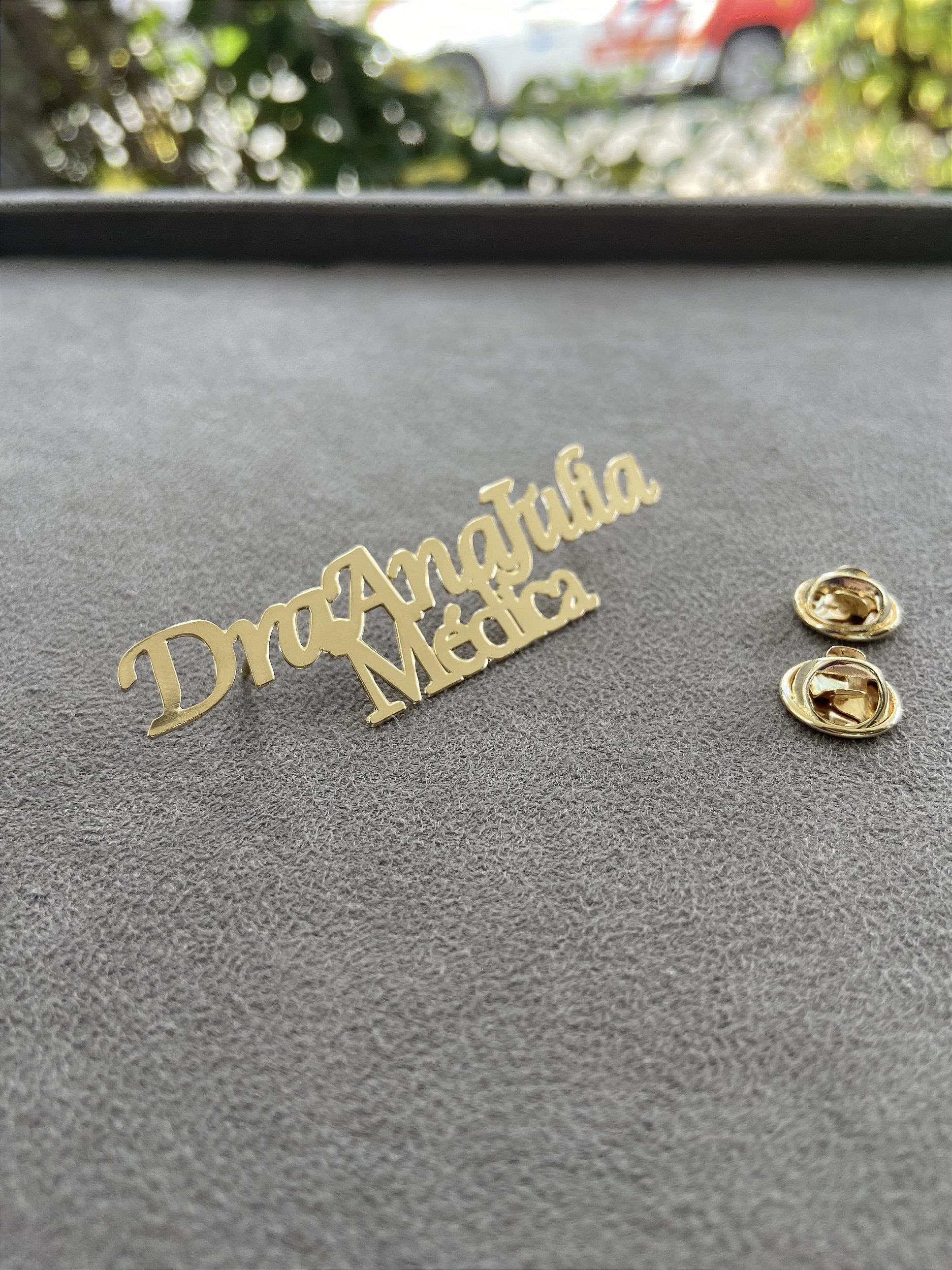 Broche de profissão personalizado - Carmen Bittencourt