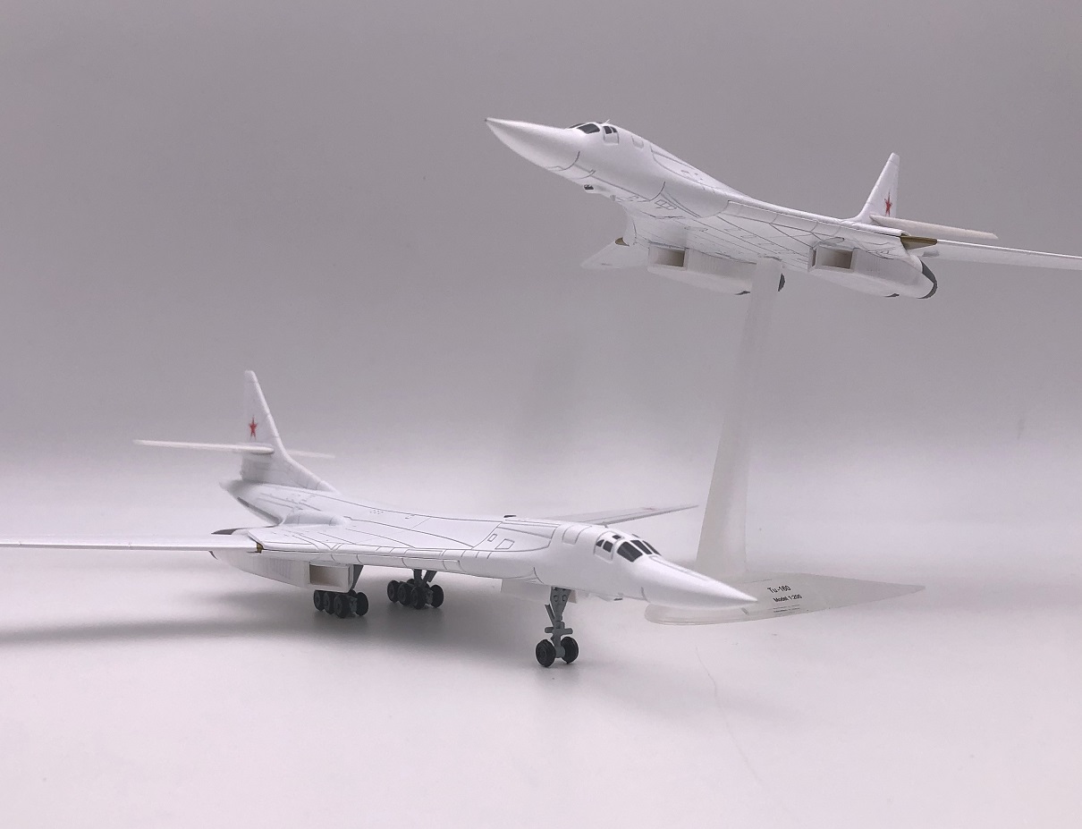 COMBO: TU-95 + TU-160 - 1:200 (GRANDES) - ECONOMIA DE R$60 + FRETE ...