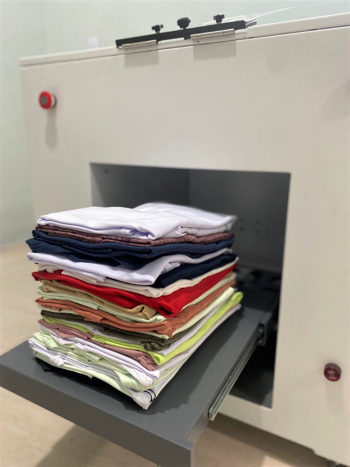 Máquina de Dobrar Roupas OSMAQ - Osmaq - Tecnologia e Produtividade