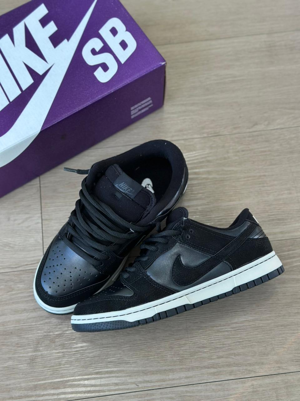 DUNK LOW SB PRETO PLATINADO - WC SHOES