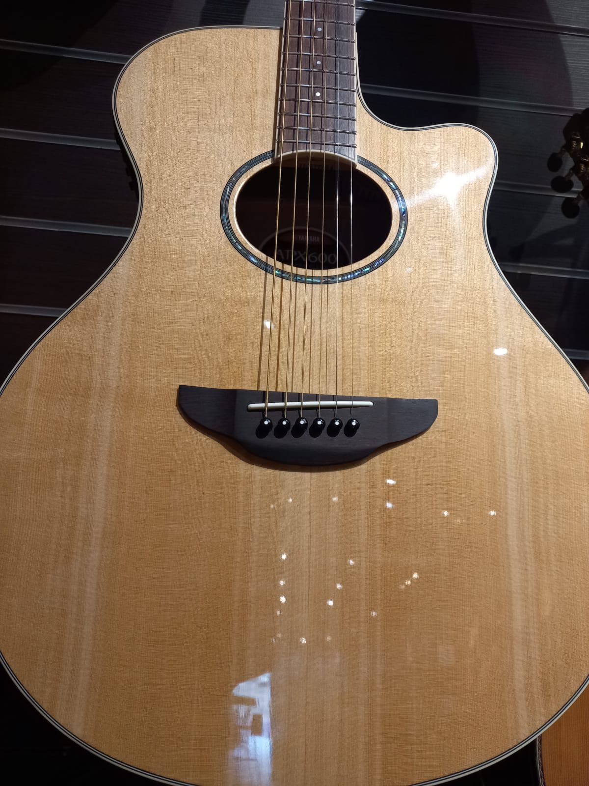 Violao Aco Yamaha Apx 600 Natural - Guitar Music Shop