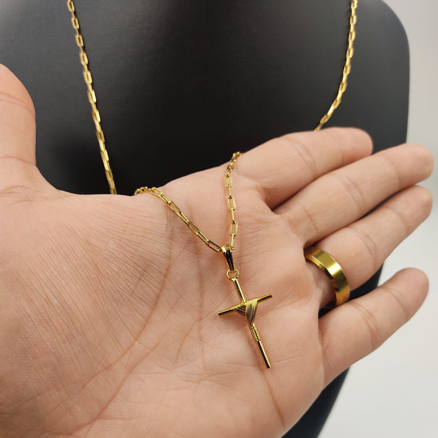 Cordão Cadeado Alongado Banhado A Ouro 18k Pingente Cruz Amarrada