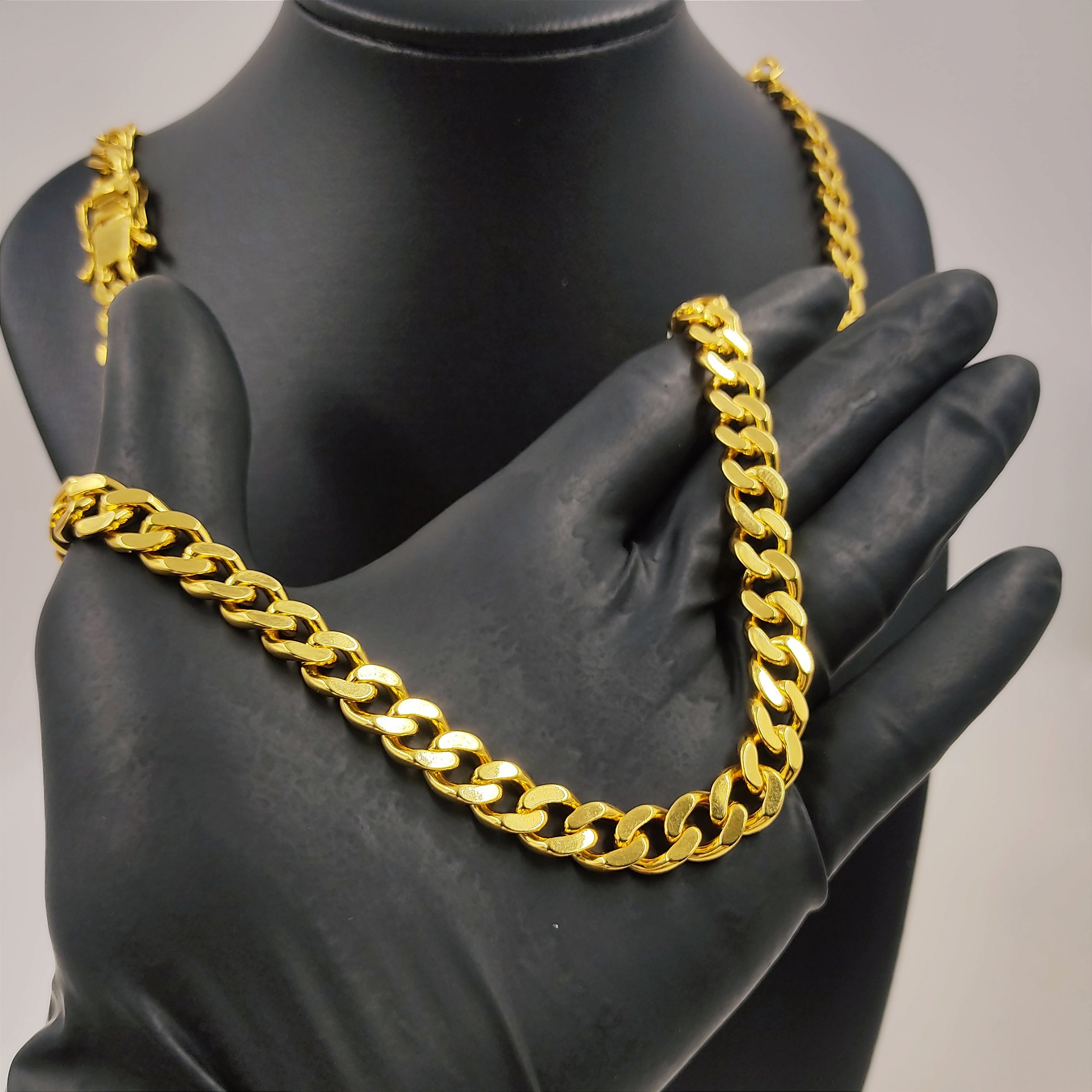 CORDÃO GRUMMET PITBULL 10MM FECHO DUPLO 750 BANHADA A OURO 18K - Le Griffes