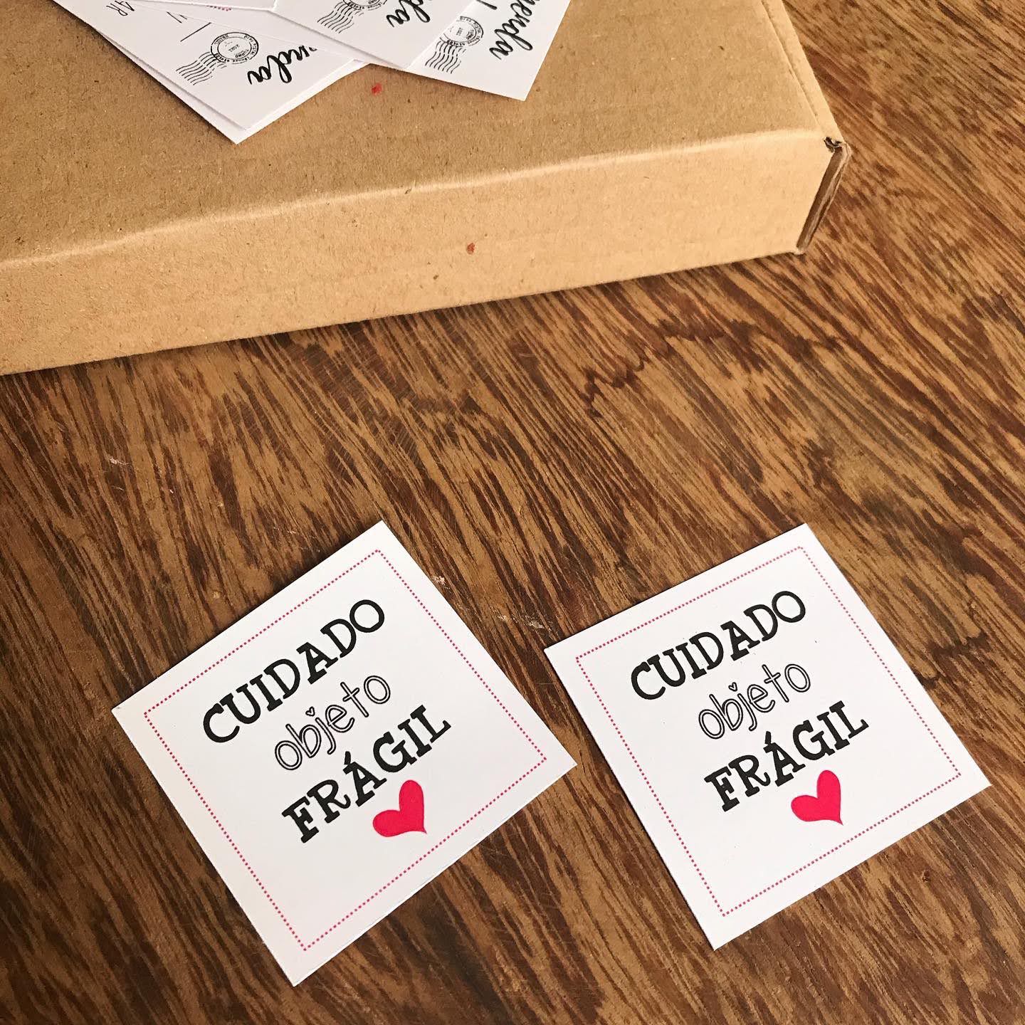 Adesivo Quadrado Cuidado objeto frágil - Papelaria Personalizada e ...