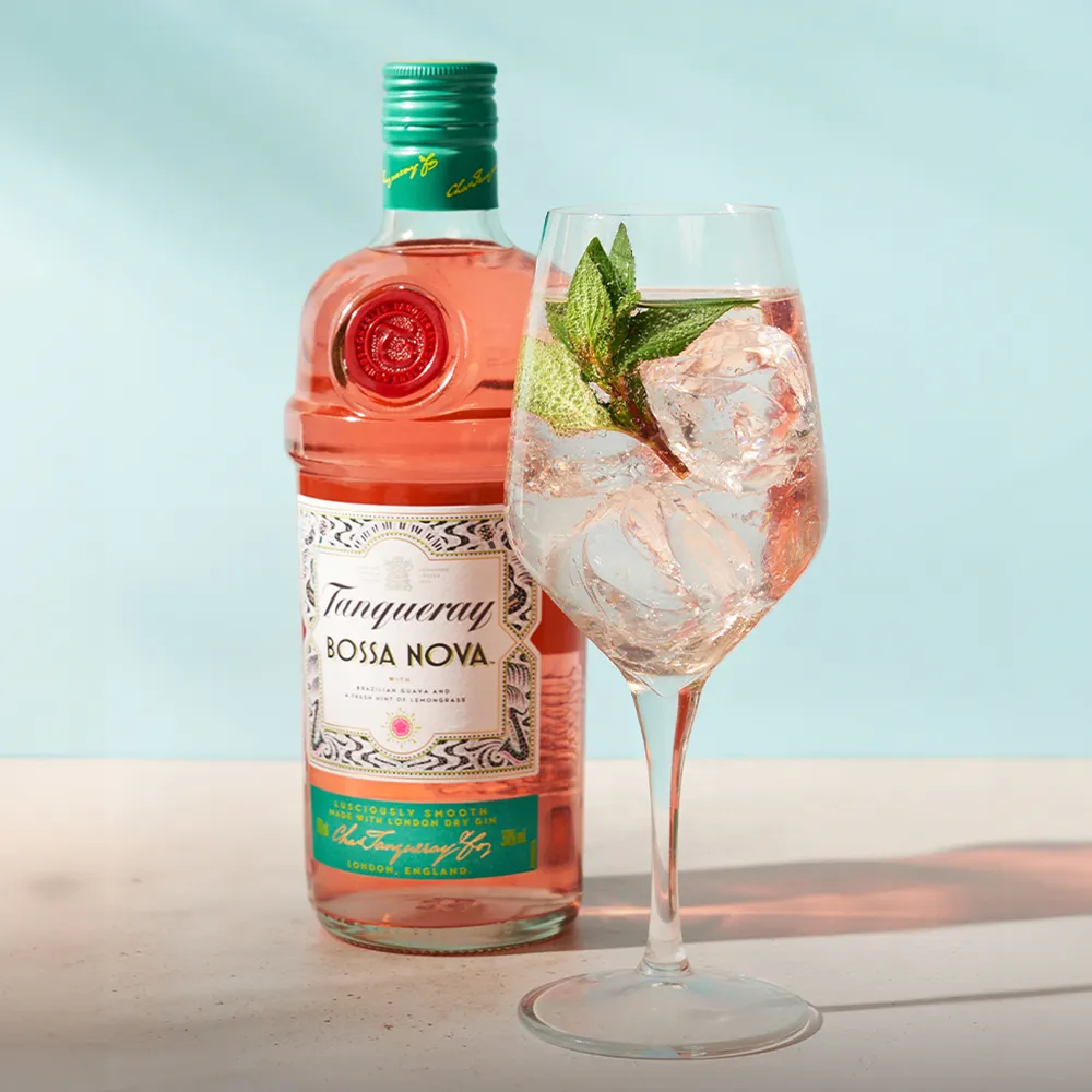 Gin Tanqueray Bossa Nova 700ml - Bebida In Box