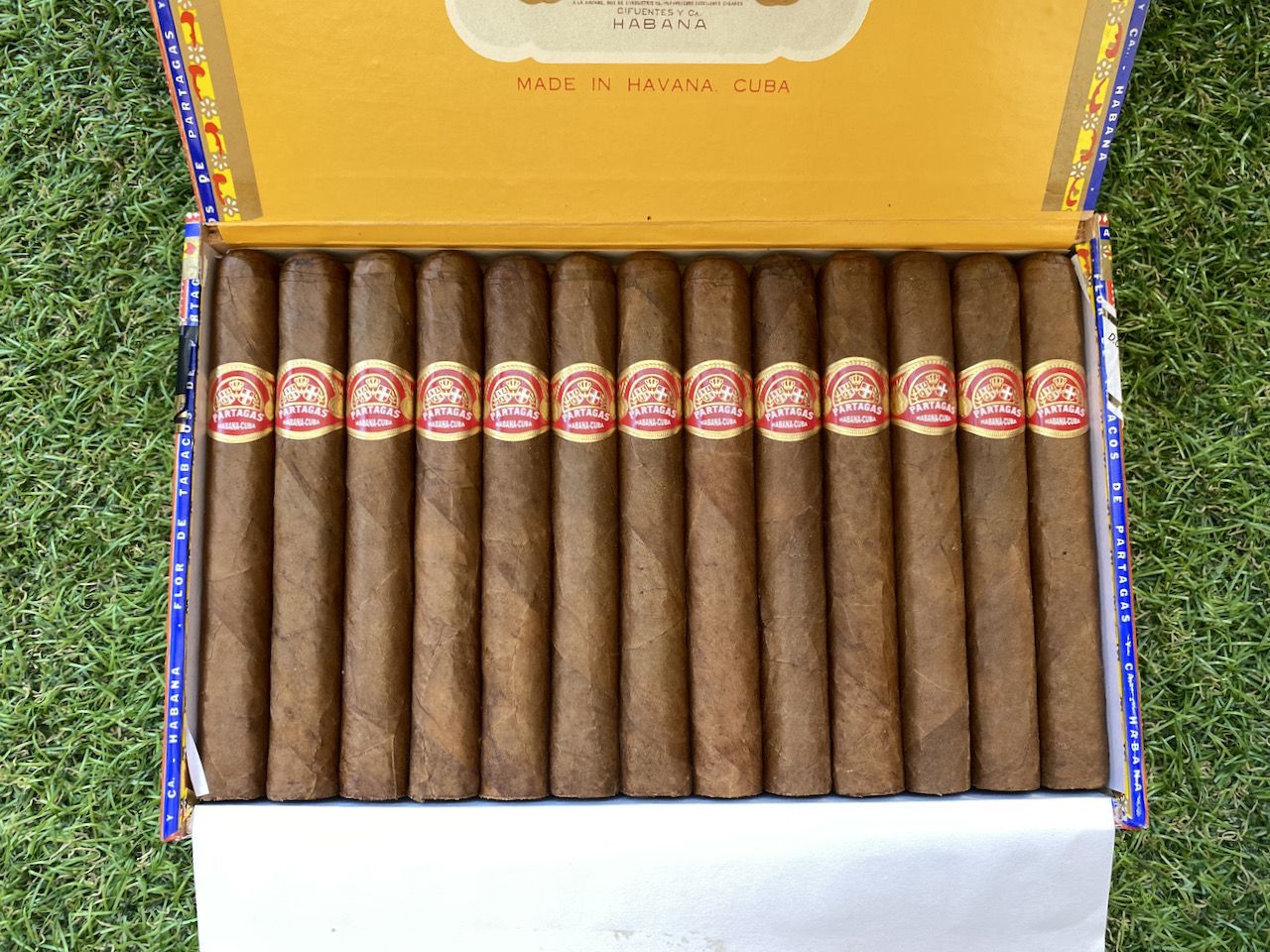 Charuto Cubano Partagas Mille Fleur - Caixa com 25 - PipeSmoking360 ...