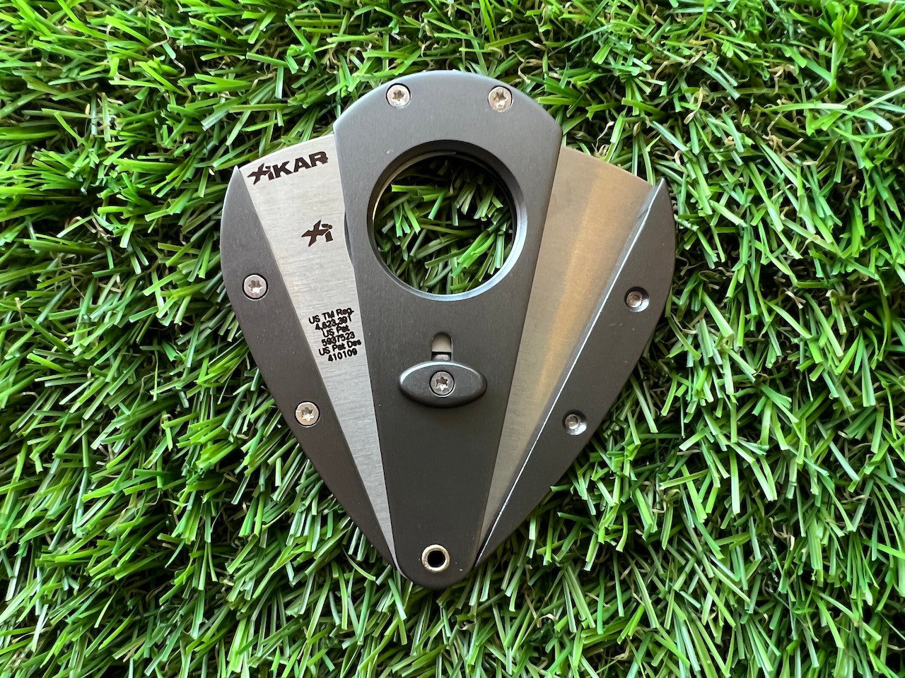Cortador charutos XIKAR Xi1 Lâmina Dupla Alumínio cor Titanium ... Cortador charutos XIKAR Xi1 Lâmina Dupla Alumínio cor Titanium ...