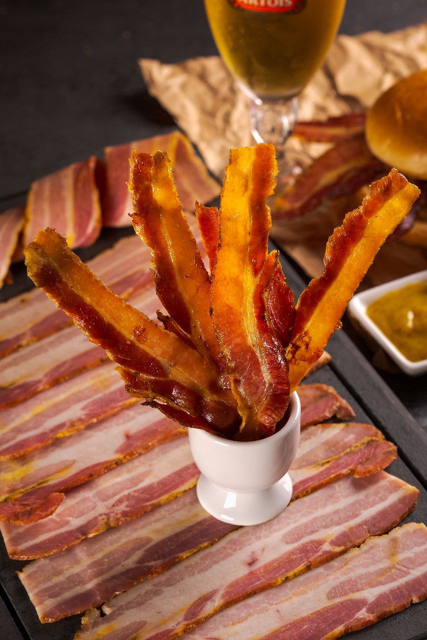 Bacon Premium Defumado fatiado - Produto Artesanal - Coldsmoke ...