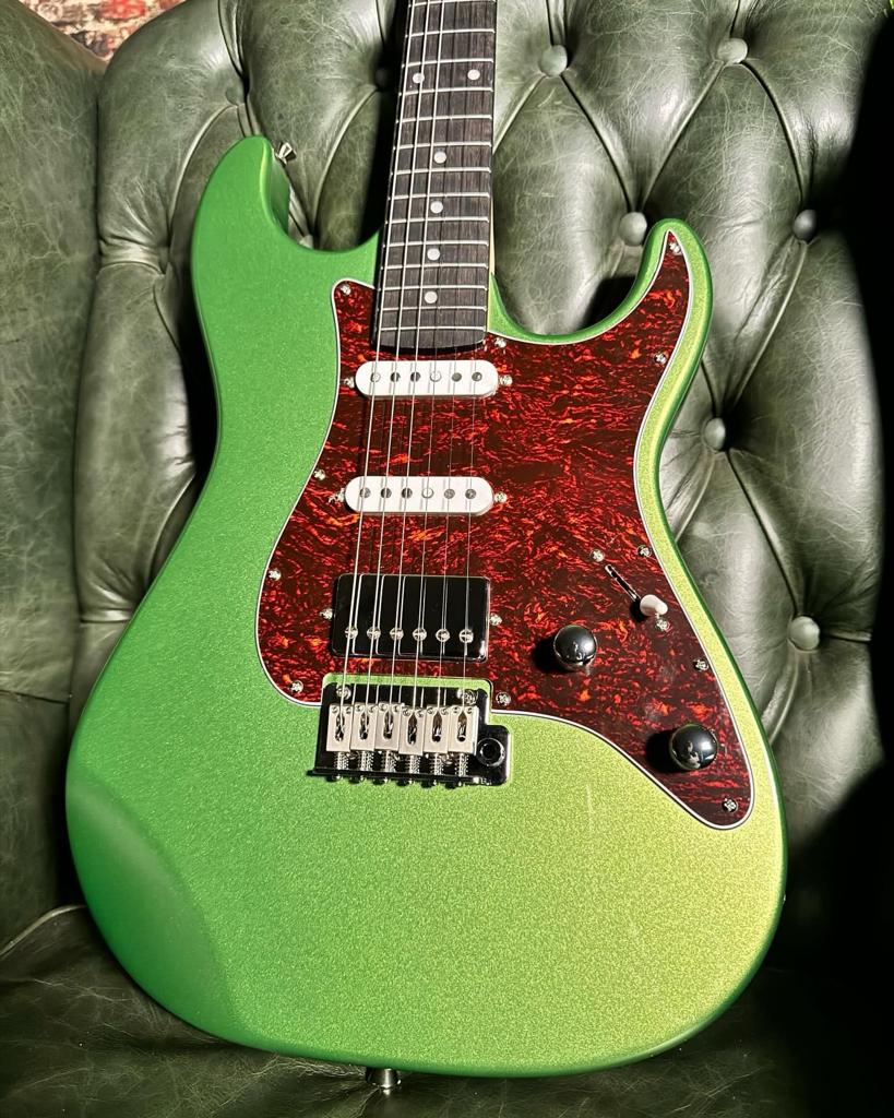 Kit Guitarra Seizi Katana Musashi Hss Army Green Amplificador - Loja de ...