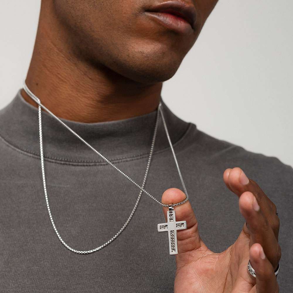 Compre Colar Masculino Cruz em Aço Inoxidável Prata | VQ For Men - Loja ...