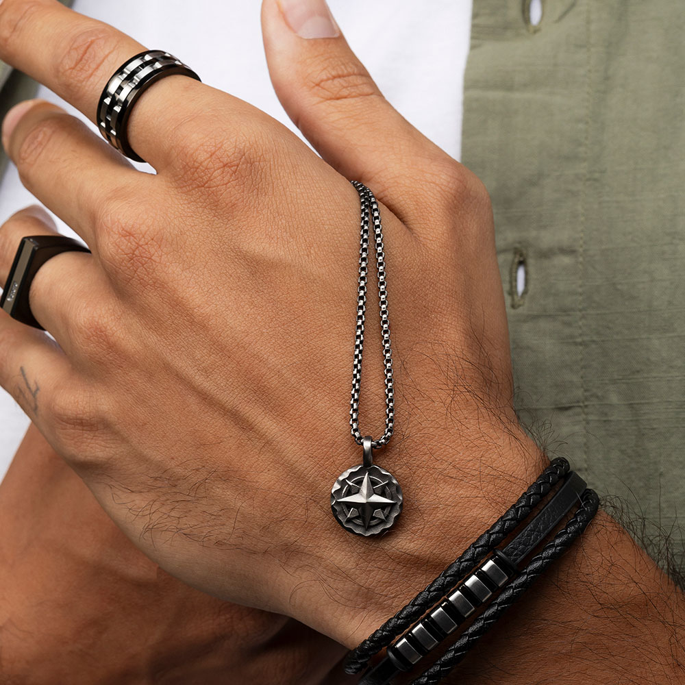 Compre Colar Masculino Estrela do Norte em Aço Inoxidável | VQ For Men ...