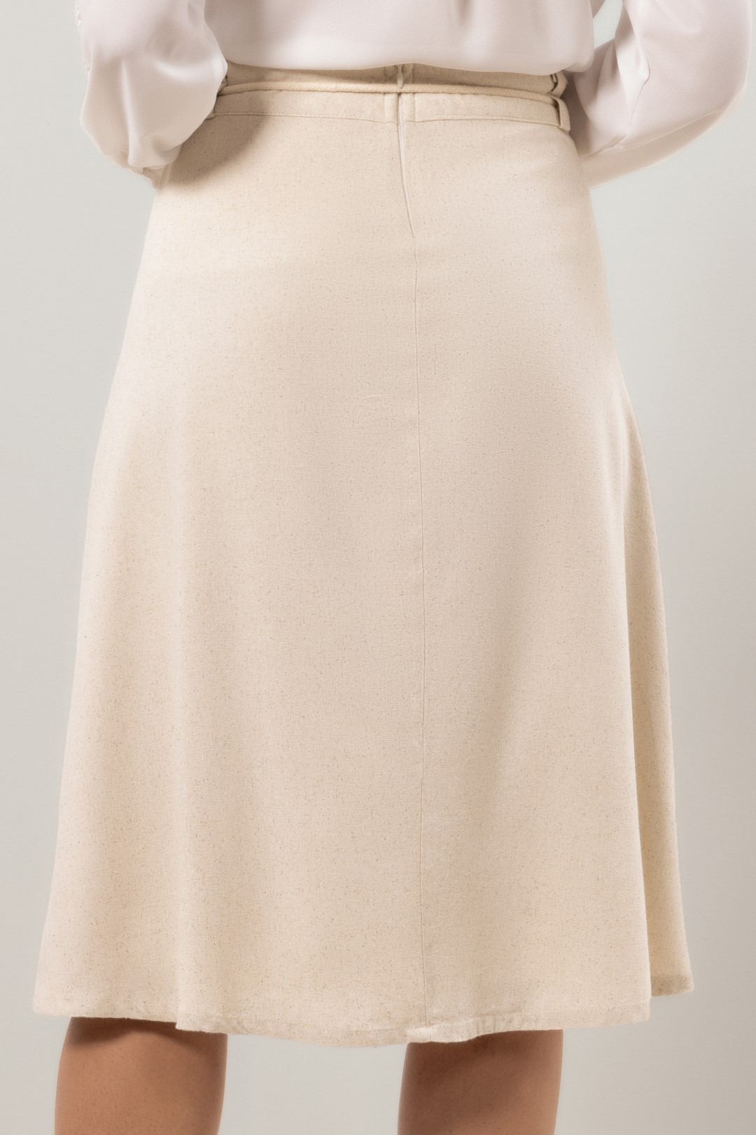 Saia Midi Evasê Em Linho Acompanha Cordão Com Ponteira Laura Rosa - Dellilu - Moda Plus Size