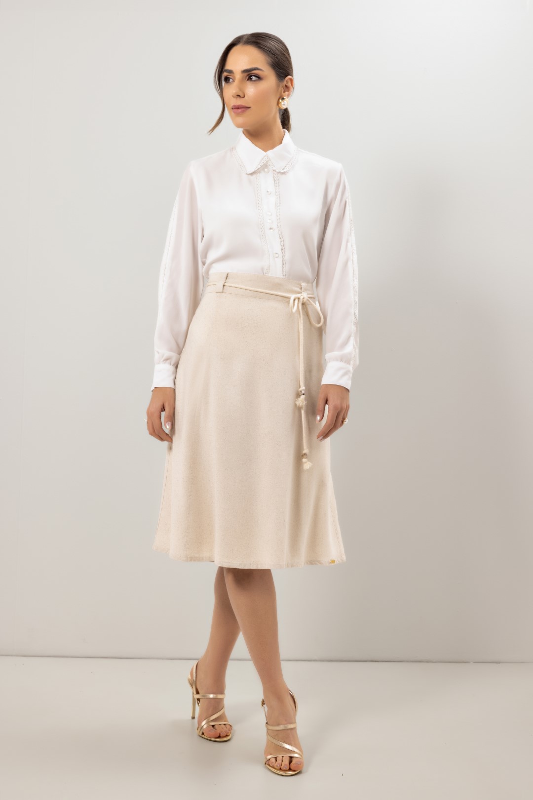 Saia Midi Evasê Em Linho Acompanha Cordão Com Ponteira Laura Rosa - Dellilu - Moda Plus Size