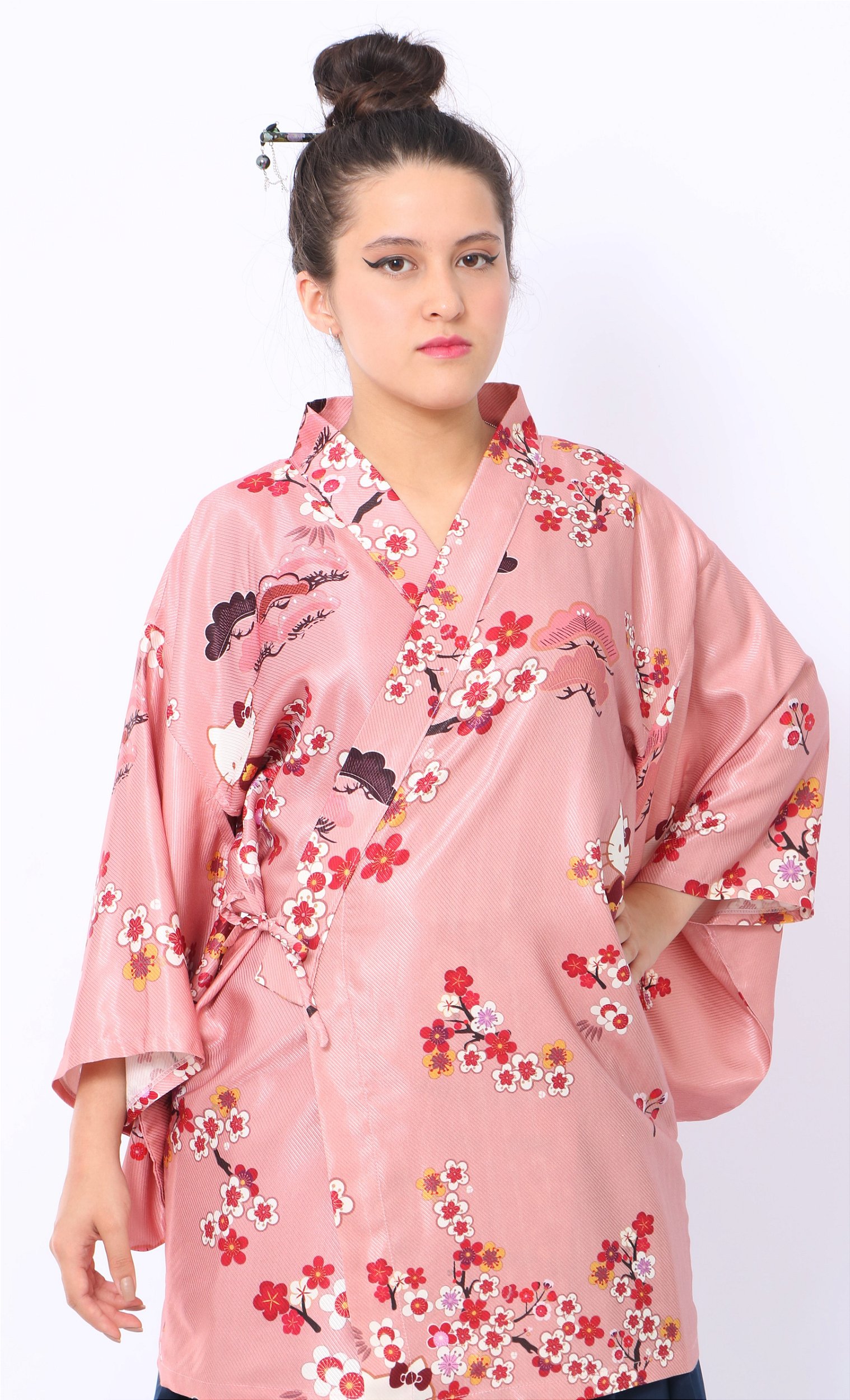 Kimono Curto Hello Kitty'23 Rosa - Flor de Fogo Kimono