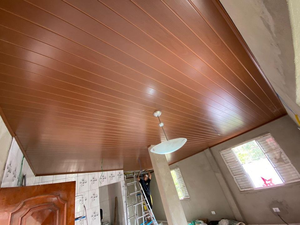 Forro PVC madeira frisado 6mm x 20cm x 4.0 m mogno madex - Forro PVC ...