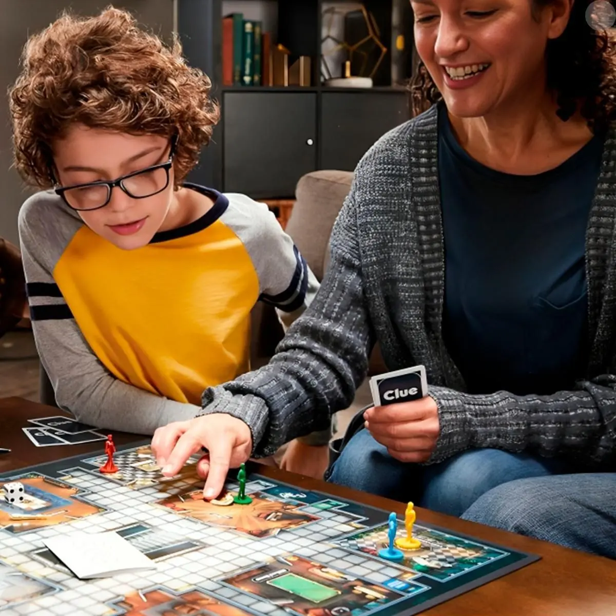 Clue Cluedo Classic Refresh F6420 - Descubra o Mistério com Estilo e D ...