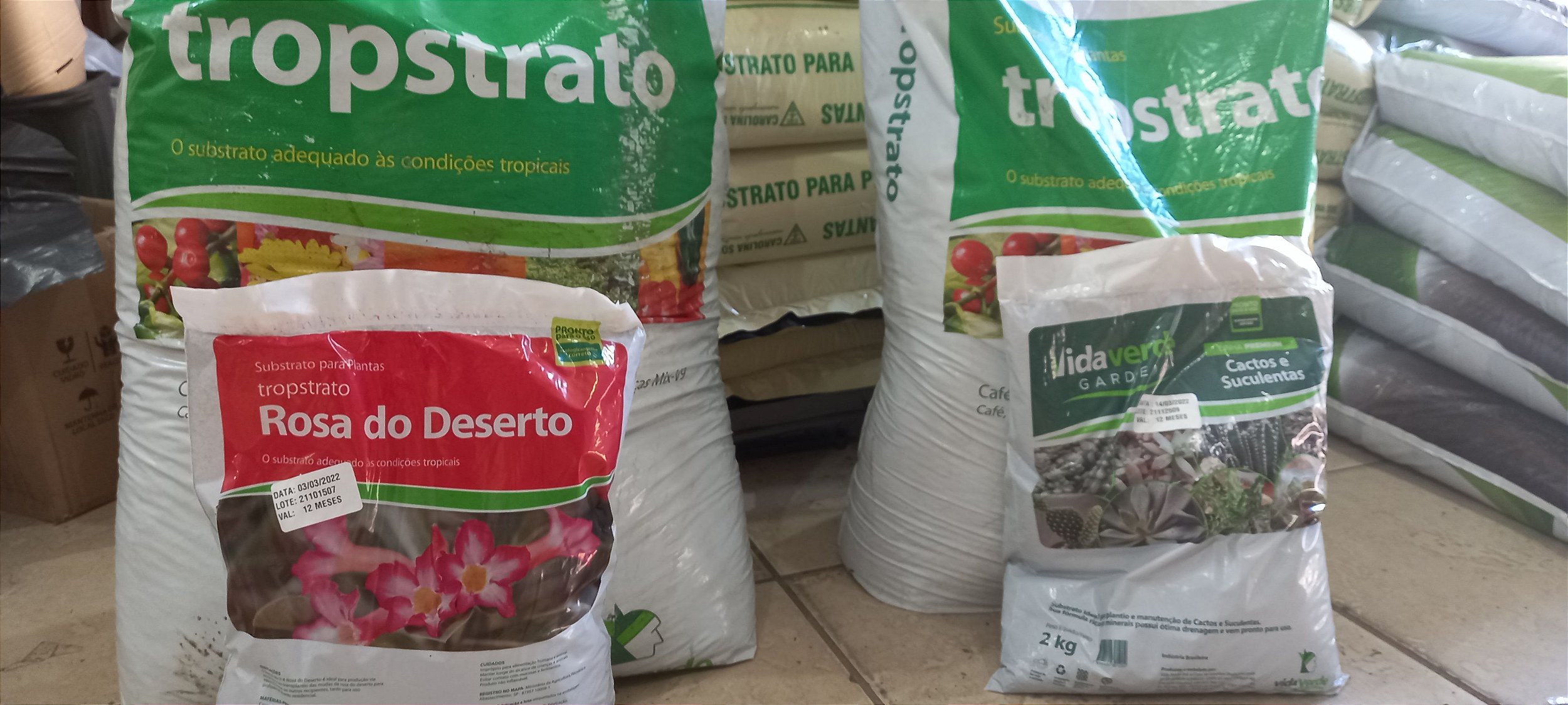 Substrato Rosa do Deserto V8 25kg Vida Verde Ideal Rosa do Deserto ...