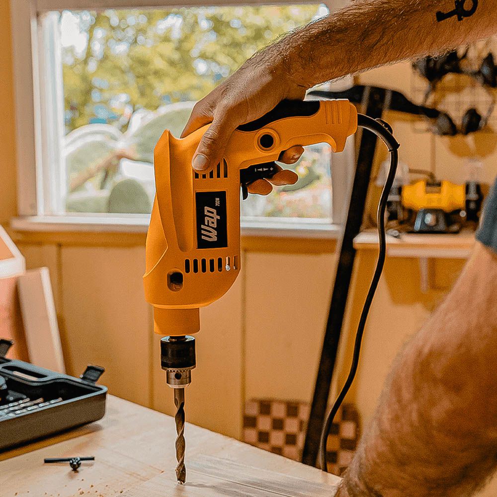 Furadeira E Parafusadeira De Impacto Wap EFPi 700K10 220V - SobralTech