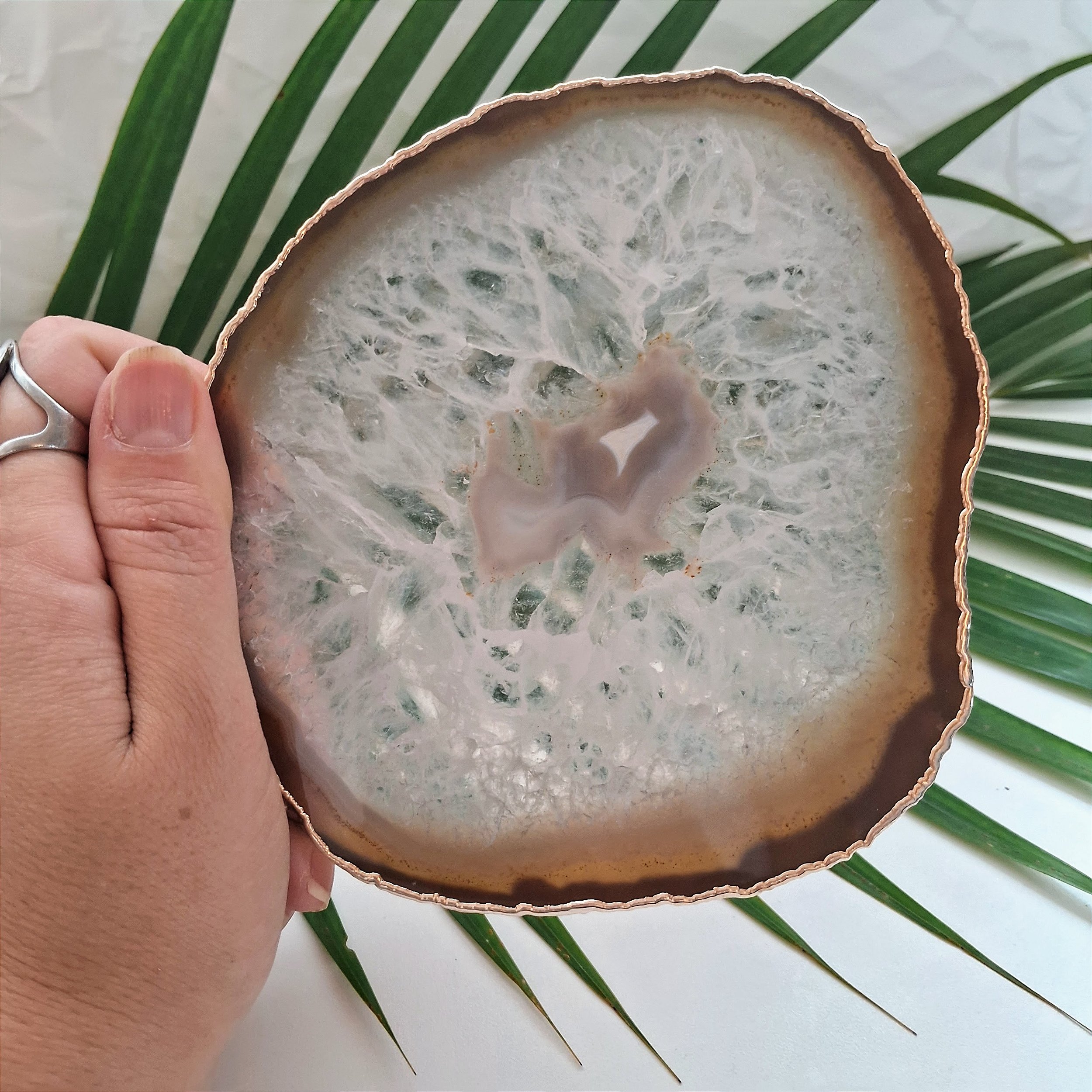 Chapa Ágata Marrom - Borda Dourada - Patuá Cristais