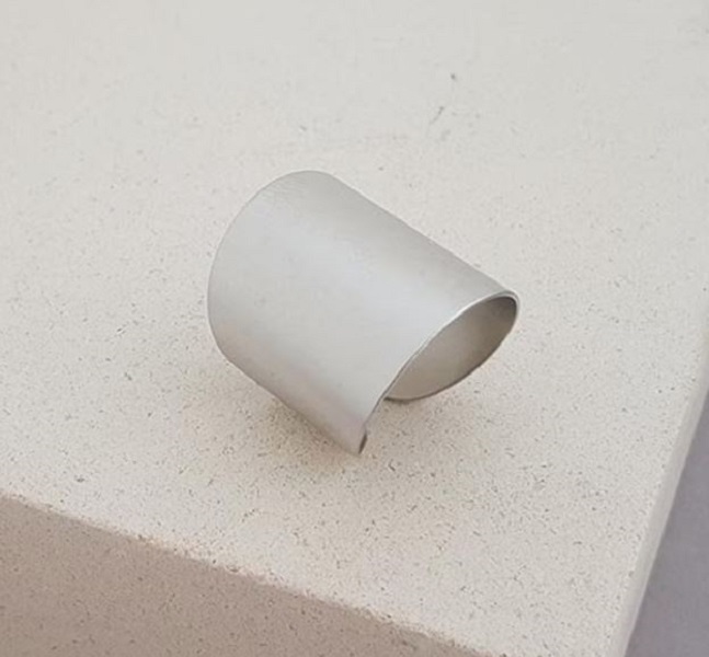 Anel Largo de Prata Modelo 2cm de Altura Reto - nicejoiasoficial