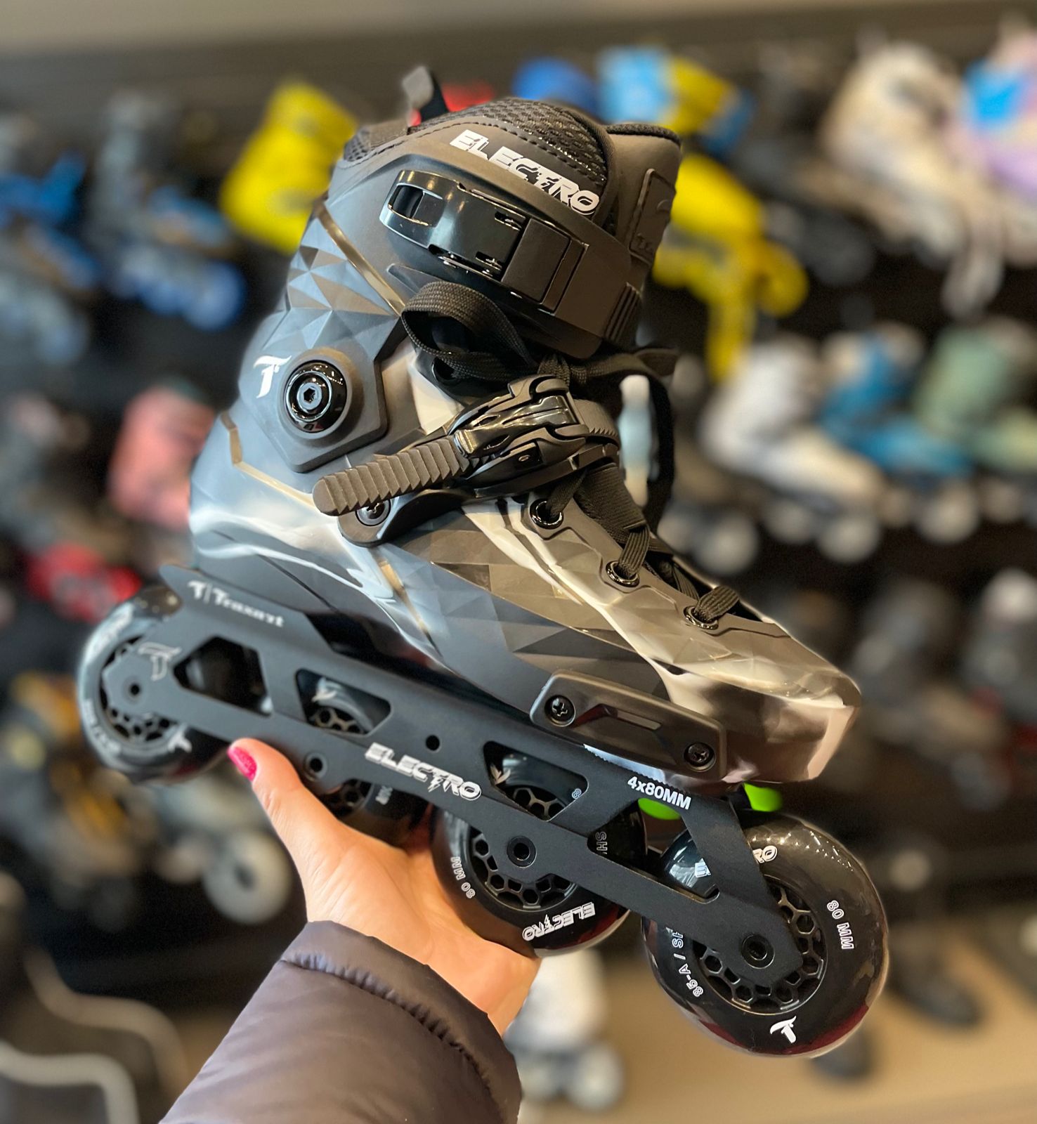 Patins inline Freestyle Traxart Electro V2 - 80mm ABEC-9 - Koncept Inline