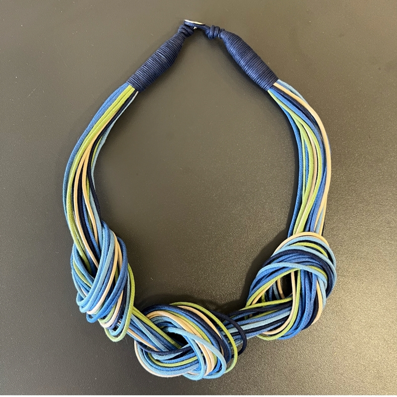 Colar Design Natural algodão tons de azul e verde - Muzazen - Semijoias ...