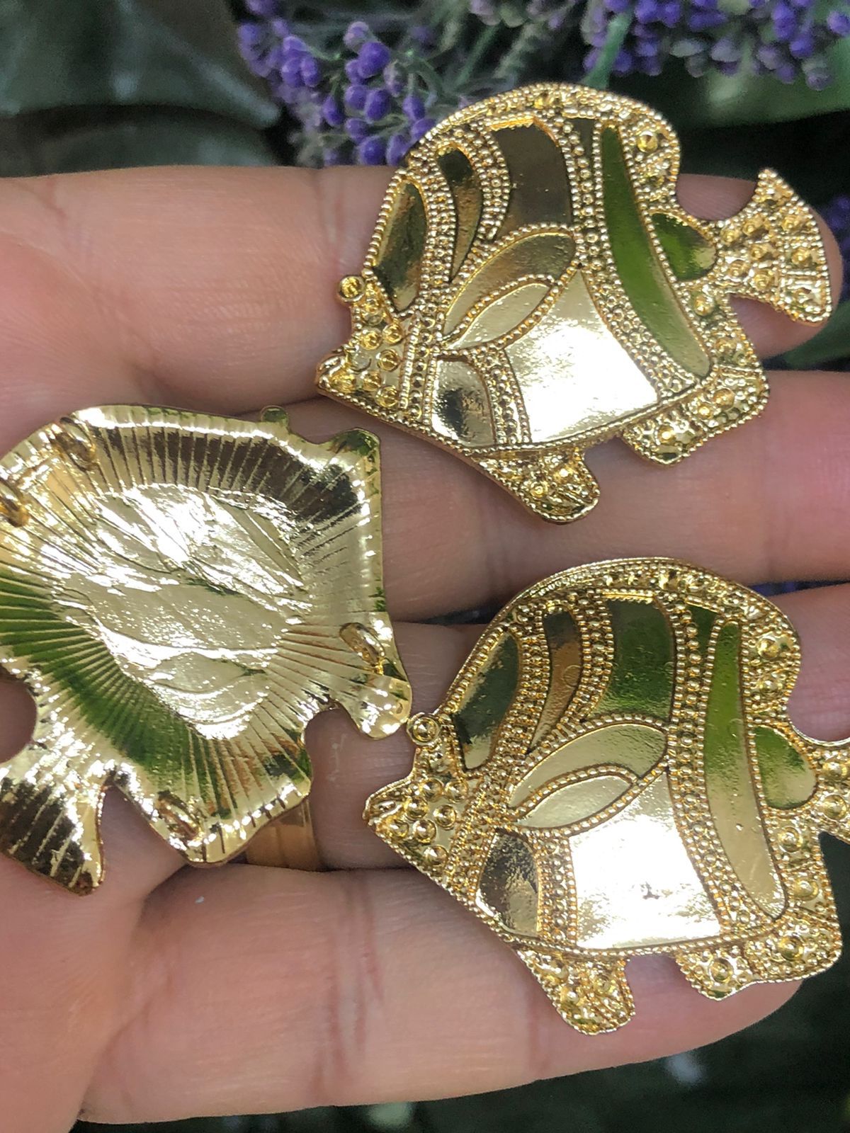 PINGENTE PEIXE COM SAIDA - 01 UNID - DOURADA - Tudo para Montagem de ...