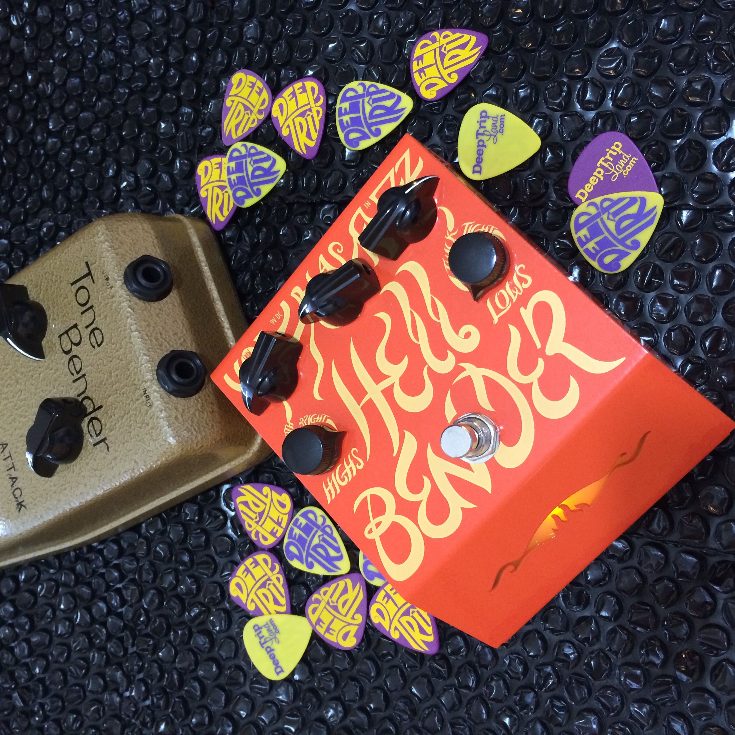 DEEP TRIP HELLBENDER FUZZ - Deep Trip Pedals