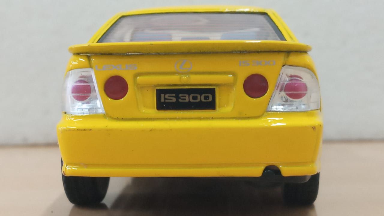 Kinsmart - Lexus IS300 (Sem Caixa) - 1/32 - HTC - MODELISMO