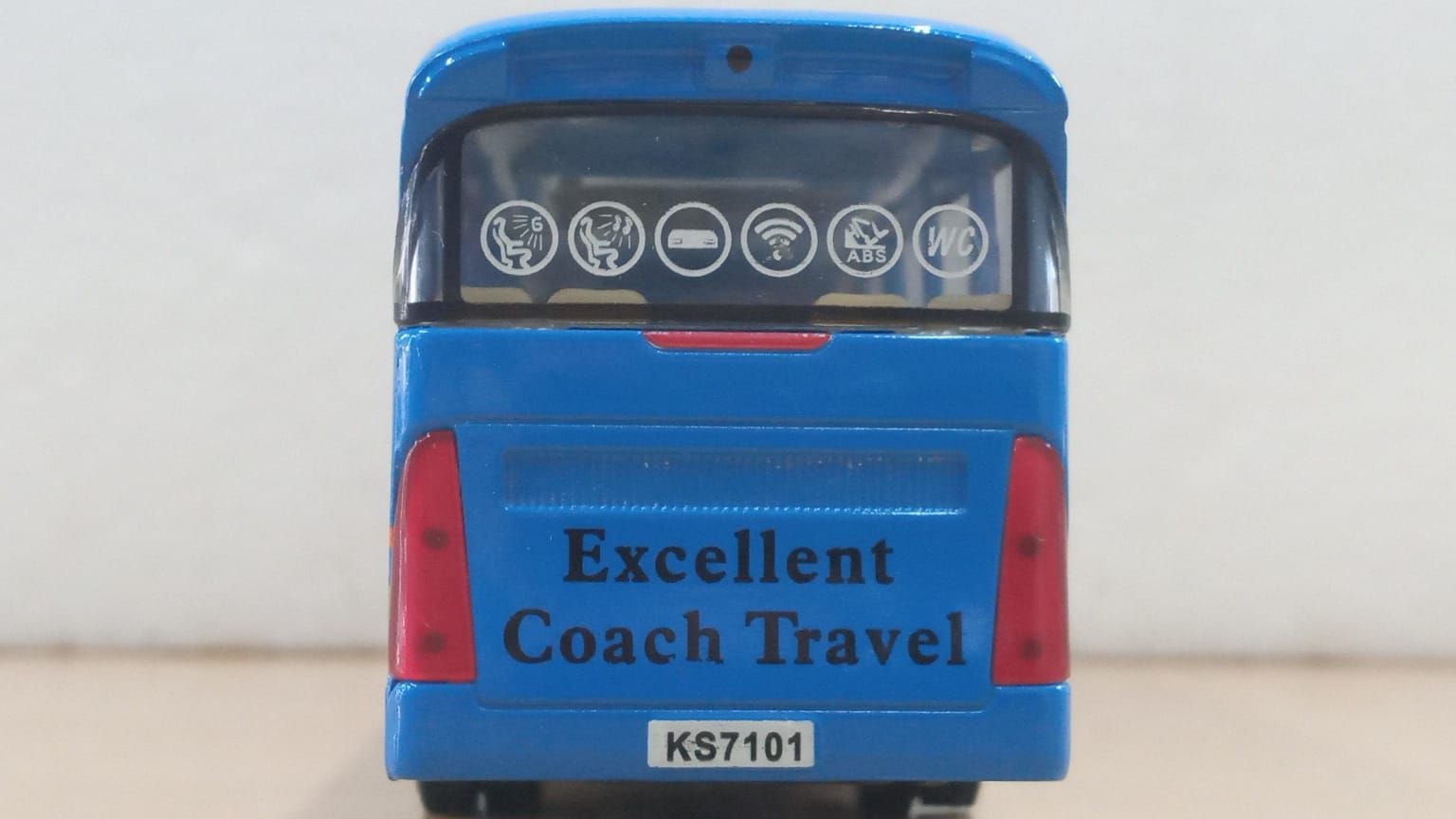 Kinsfun - Coach Bus com Fricção (Sem Caixa) - HTC - MODELISMO