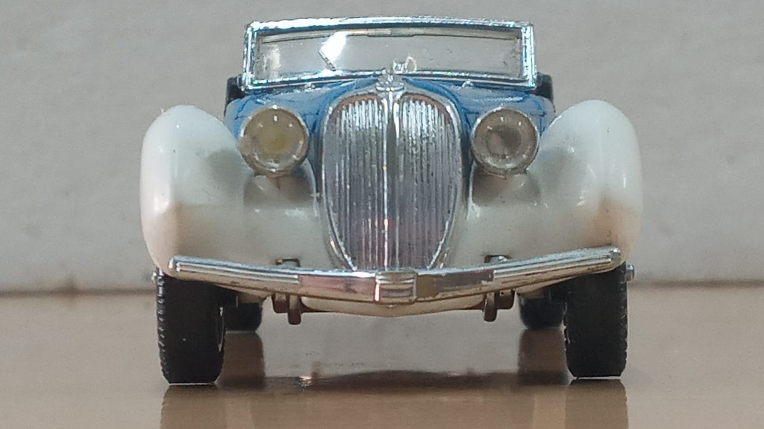 Solido - Delahaye 135M 1939 - 1/43 (sem caixa) - HTC - MODELISMO