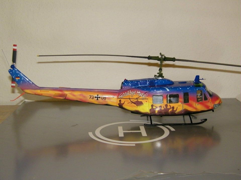 Revell - Bell UH-1D "Goodbye Huey" - 1/32 - HTC - MODELISMO
