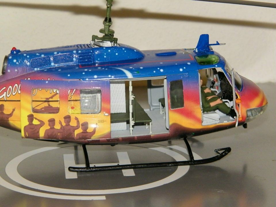 Revell - Bell UH-1D "Goodbye Huey" - 1/32 - HTC - MODELISMO