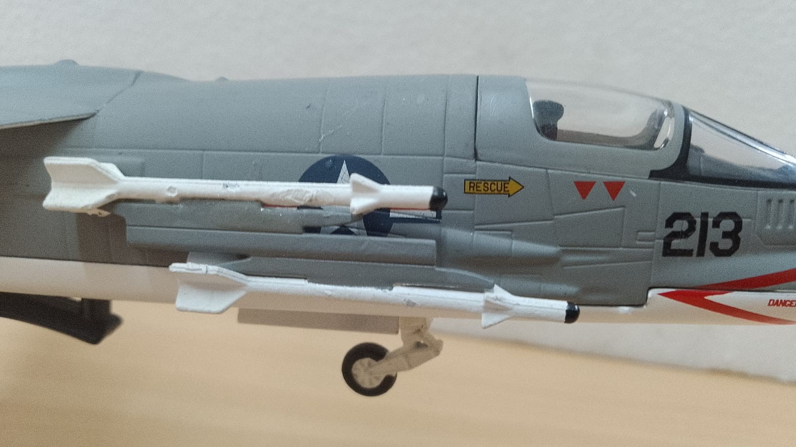 Jatos de Combate - Vought F-8E Crusader (Estados Unidos) - 1/72 (Sem ...