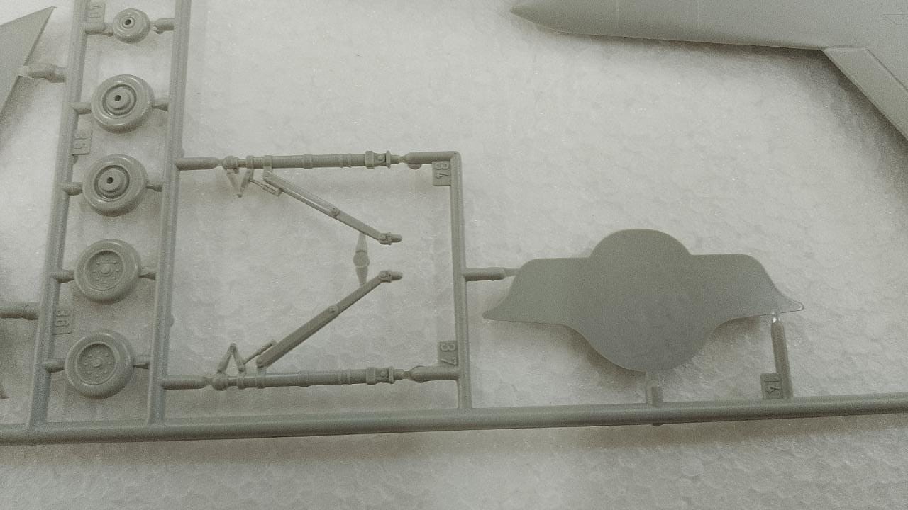 Sucata - Árvore do modelo Lockheed XF-35 JSF Prototype da Italeri - 1/ ...