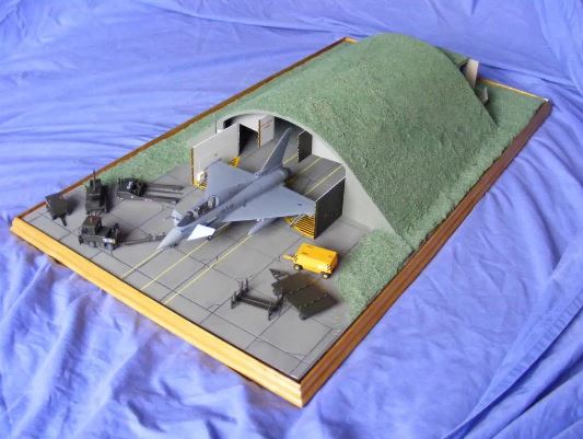 Revell - Diorama Set Eurofighter Typhoon & Shelter/Groundplate & Ground ...