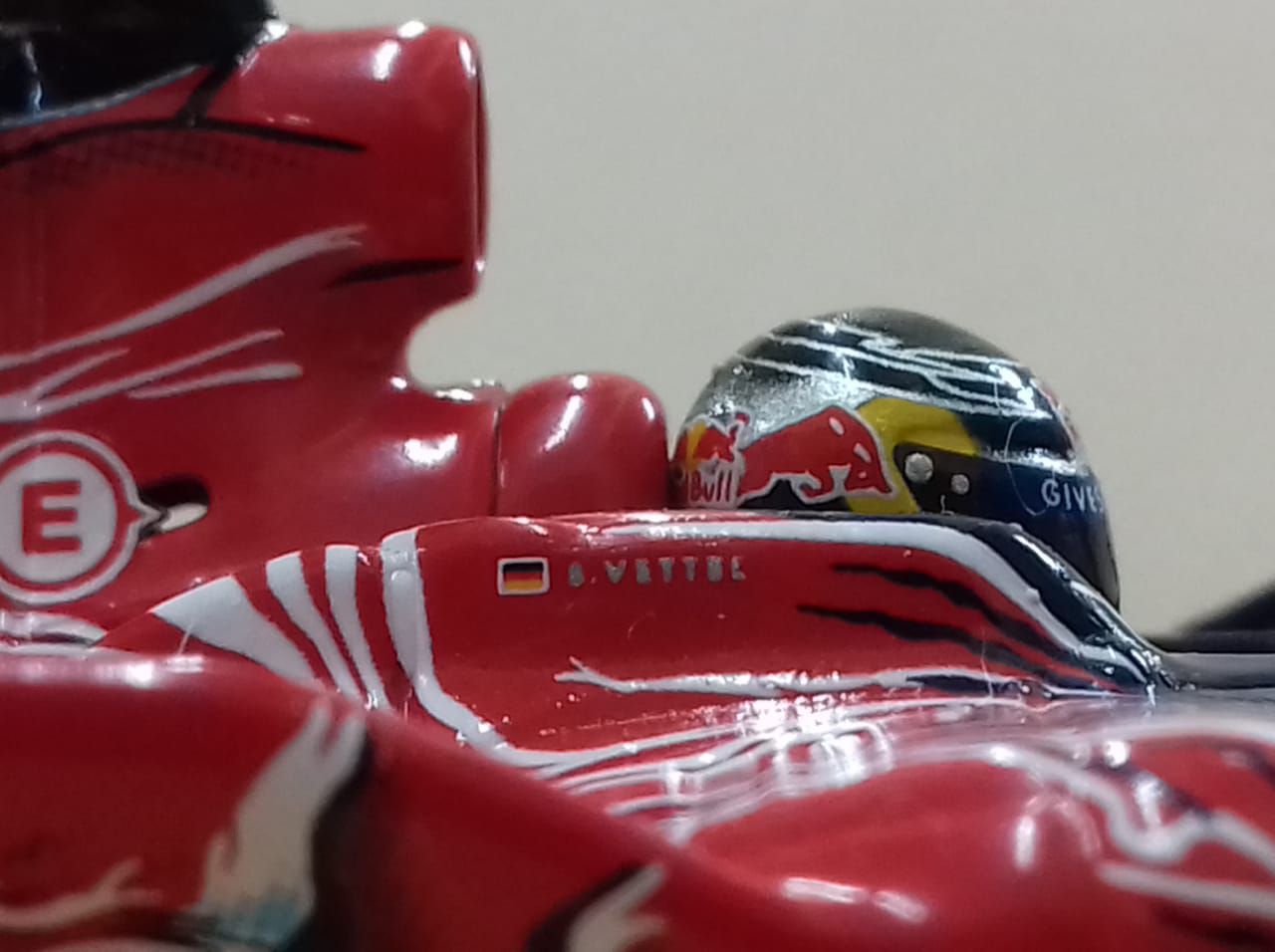 MInichamps - Scuderia Toro Rosso STR3 F1 2008 - 1/43 - HTC - MODELISMO