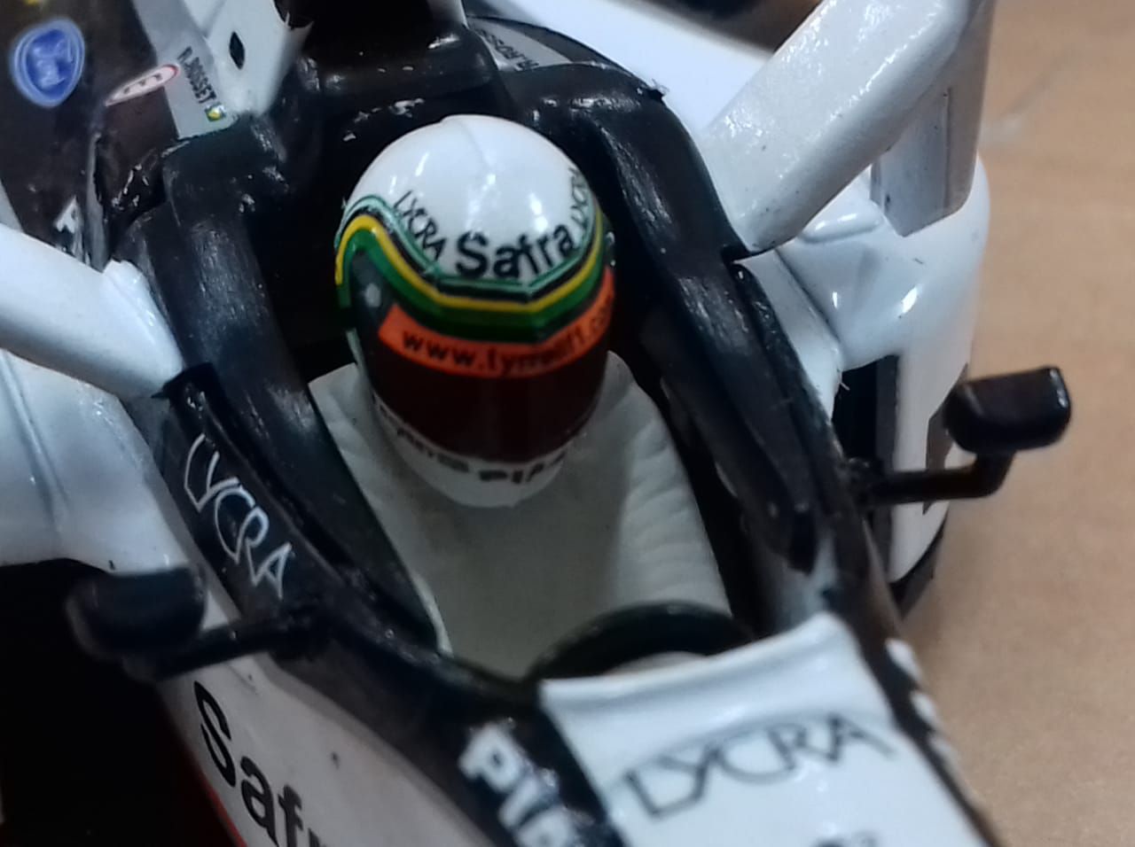 Minichamps - Tyrrell 026 Ford F1 1998 (Launch Version) - 1/43 - HTC ...