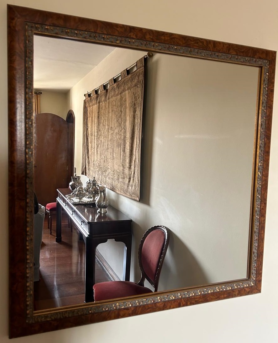 ESPELHO QUADRADO IMPORTADO COM MOLDURA EM RADICA E DETALHES DOURADO ...