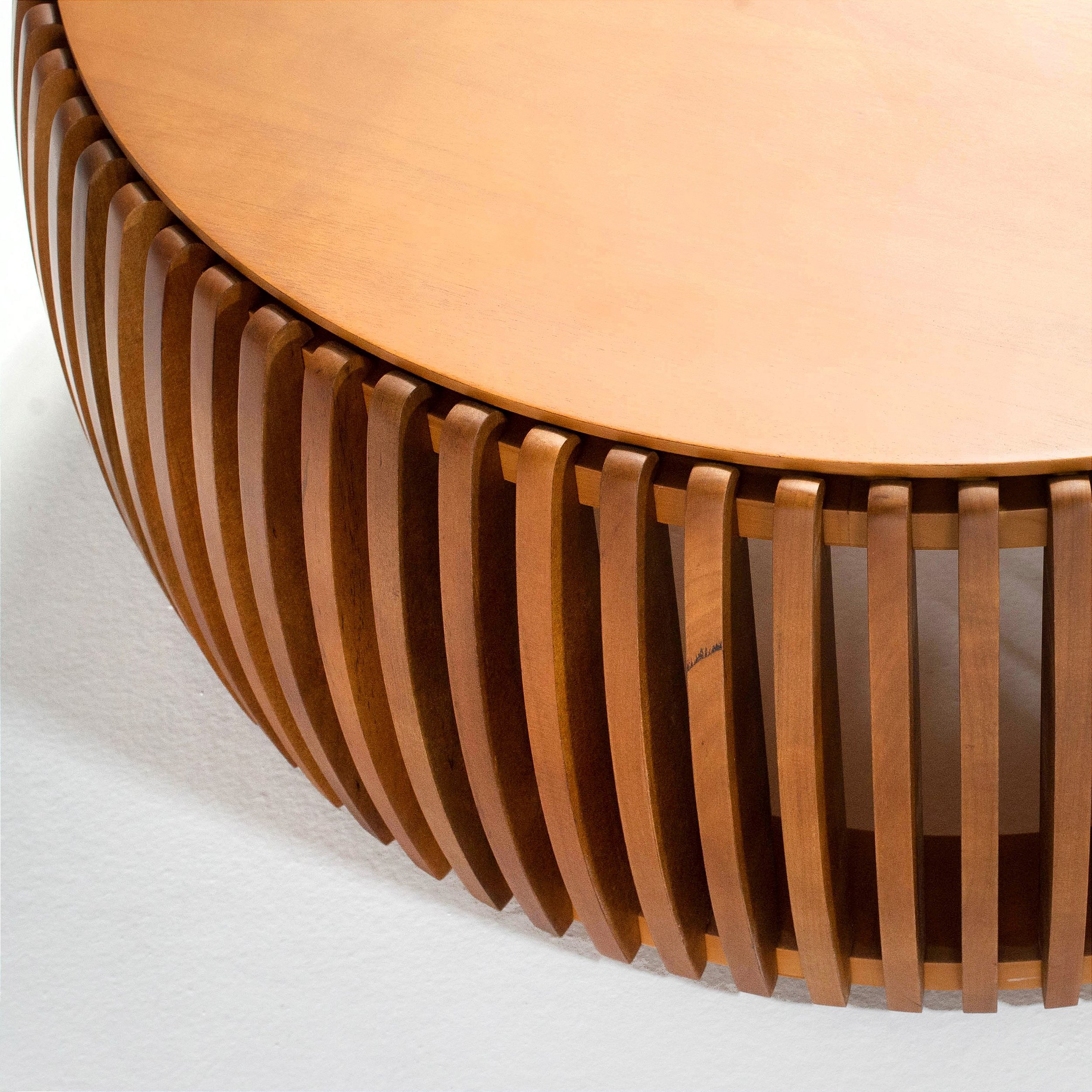 MESA DE CENTRO MOON - REDONDA - NOCE FOSCO - 80 X 35 CM - Casa Guido - Especialista em Móveis