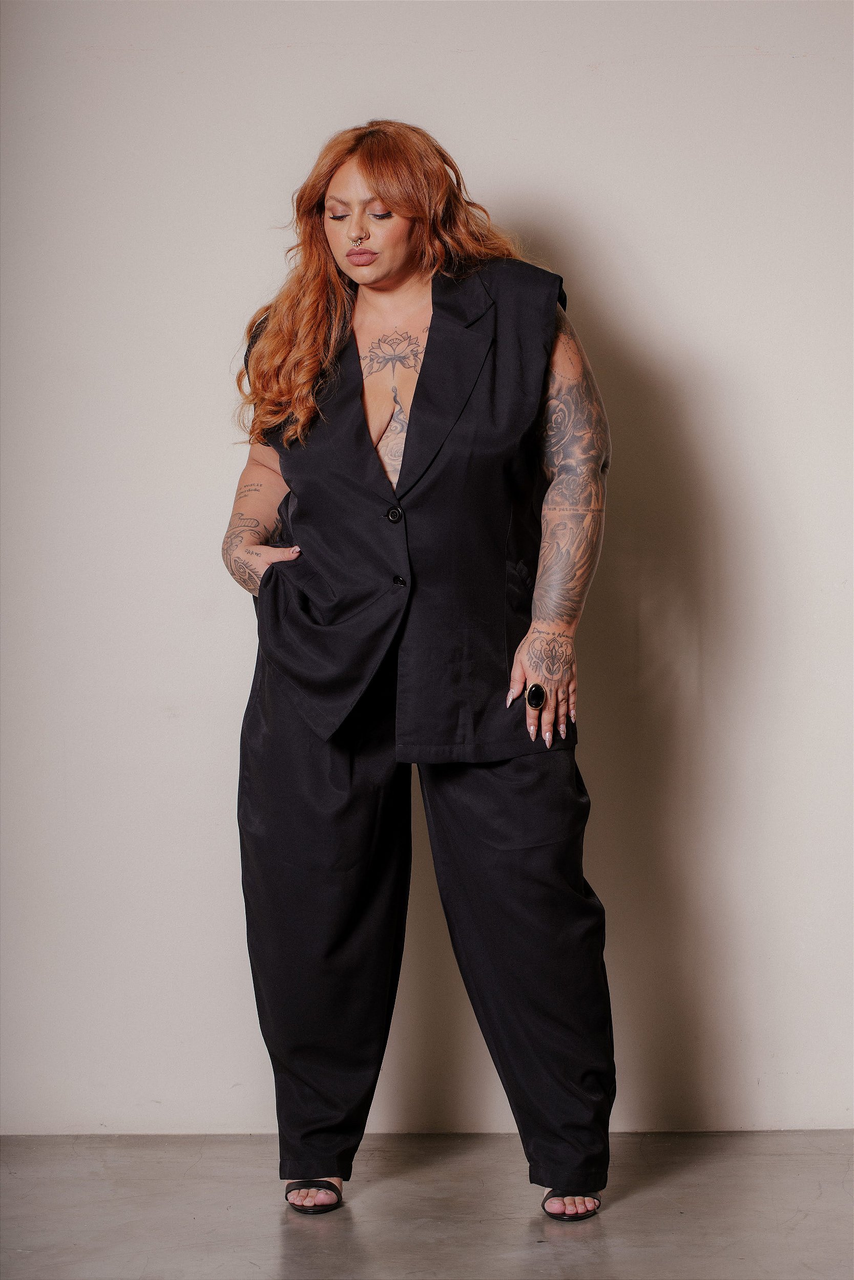 COLETE ESTRUTURADO LONGO PRETO PLUS SIZE - Sueli Tenani Alfaiataria Plus Size