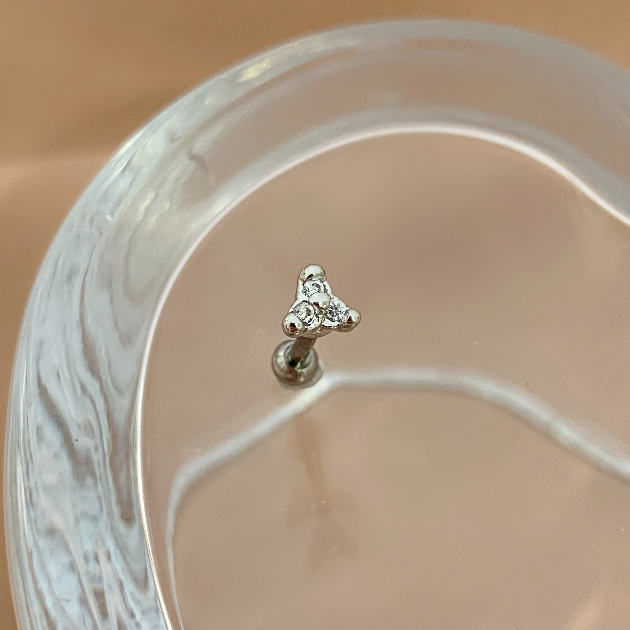 PIERCING TRÁGUS / CARTILAGEM HASTE AÇO 316L TRIO ZIRCÔNIAS NANO 6MM ...